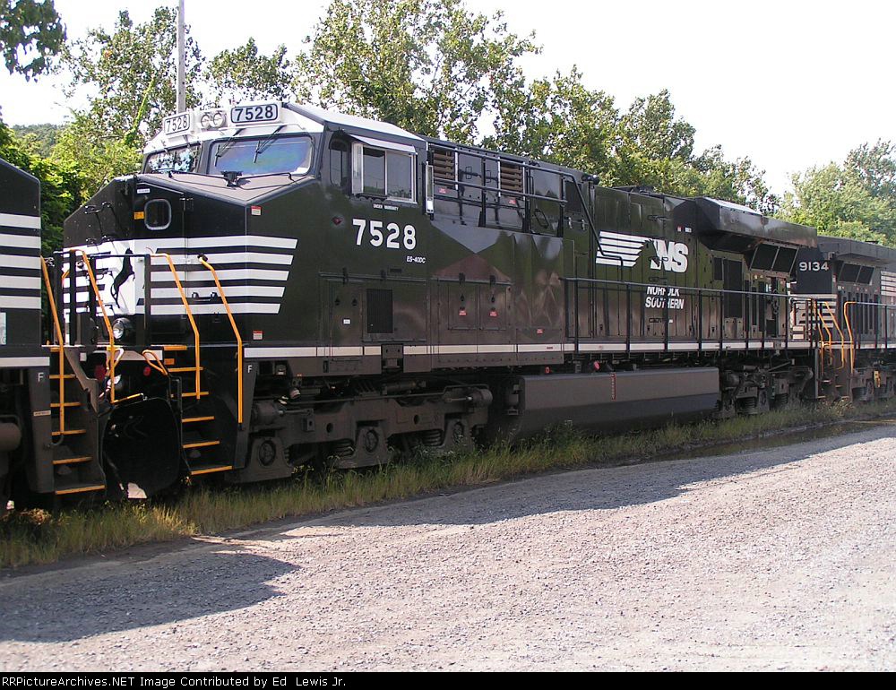NS 7528